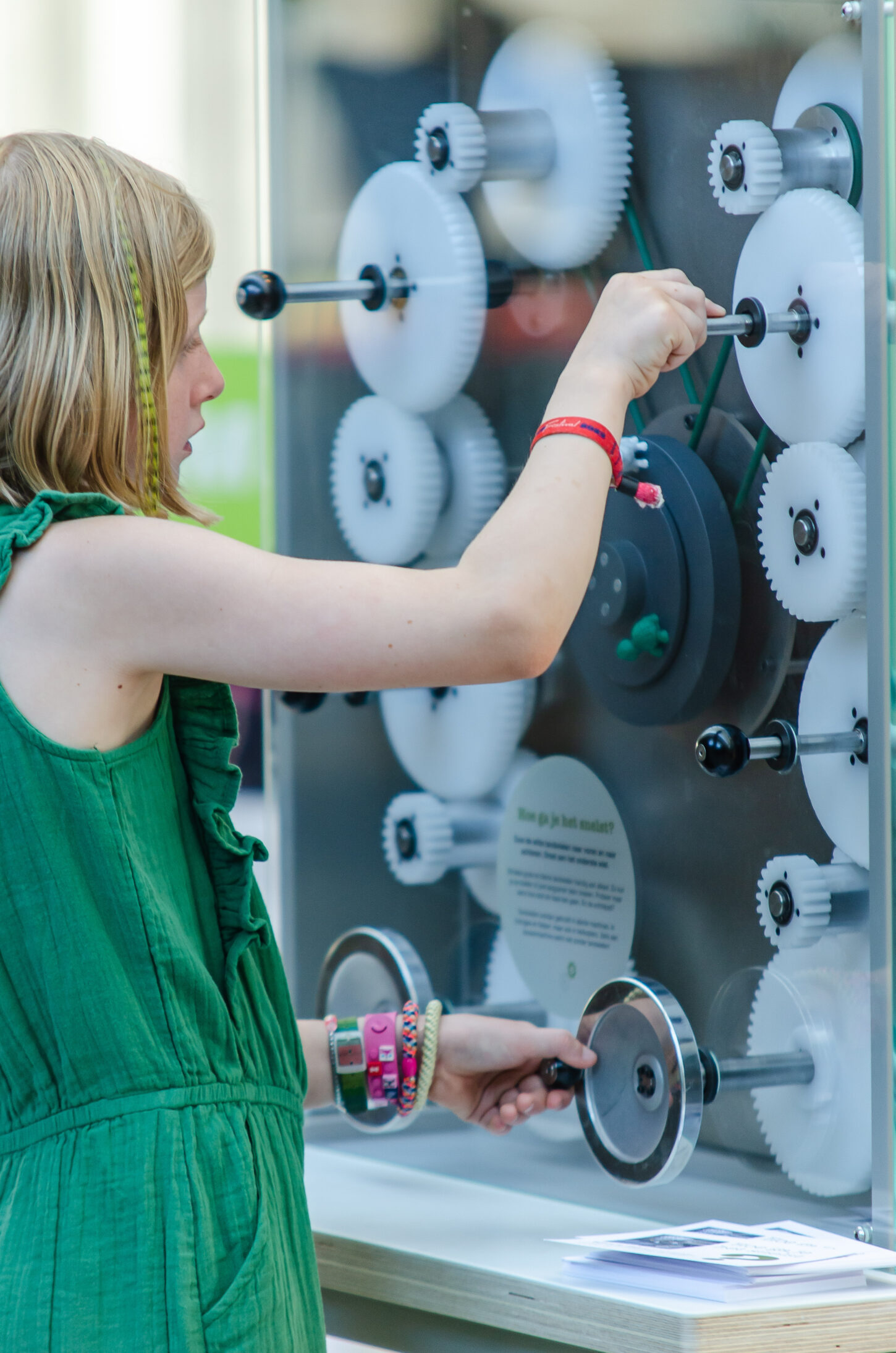 Gear Wheel Game - Exhibits.nl