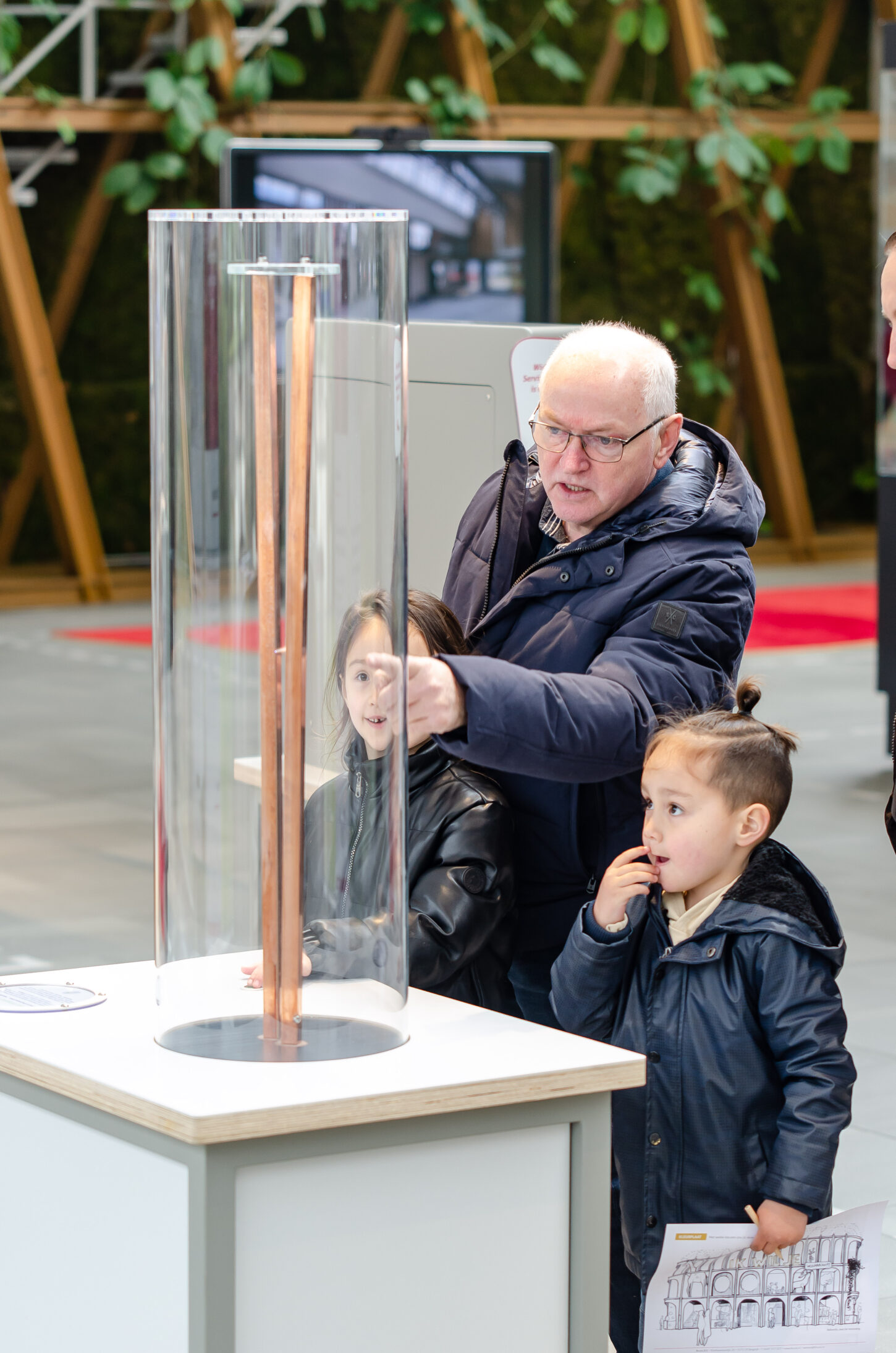 Jacobs Ladder - Exhibits.nl